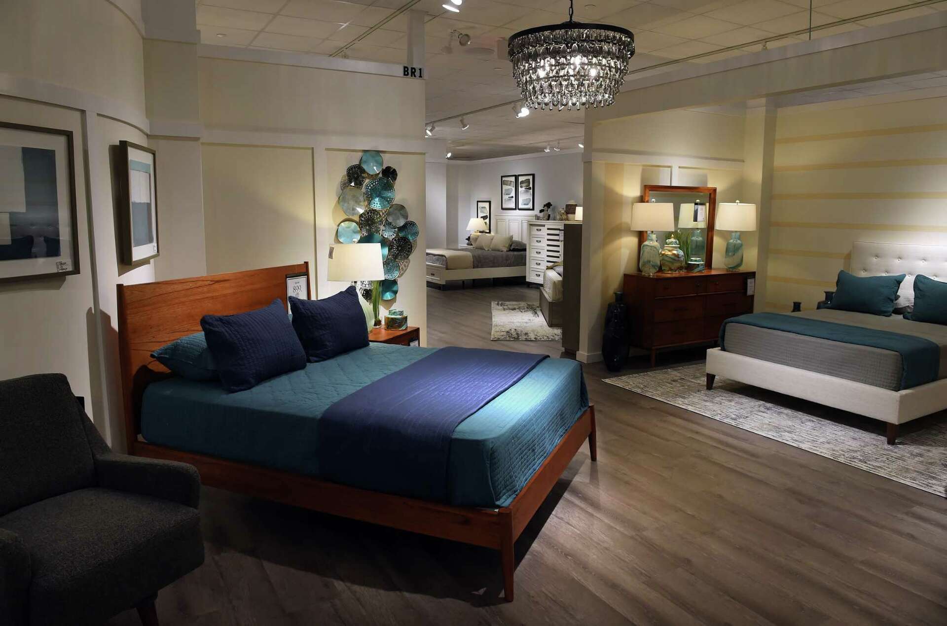 Jordan's Furniture to open at Connecticut mall on Friday
