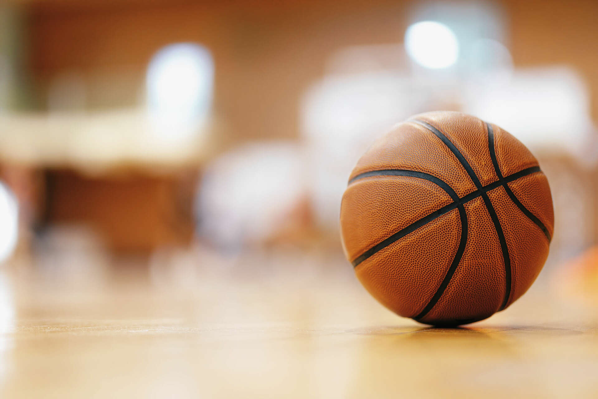 Texas HS student attacks basketball coach for benching him