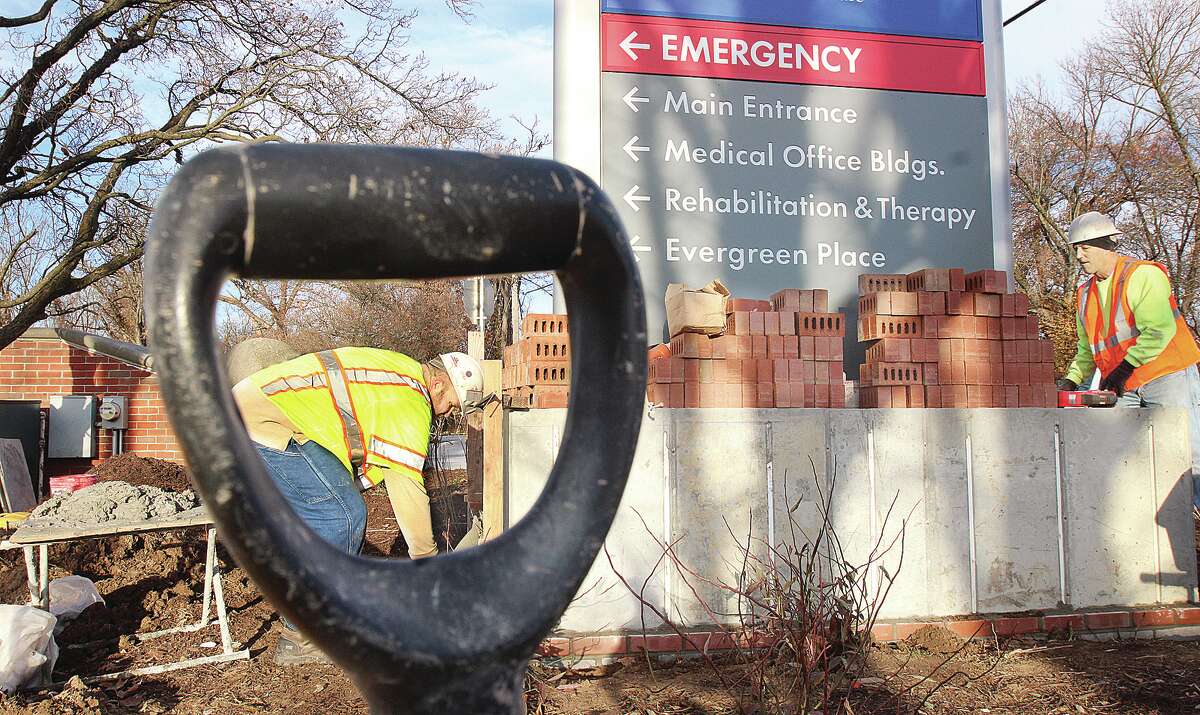 Hospital entrance renovation complete at Alton Memorial on College Ave