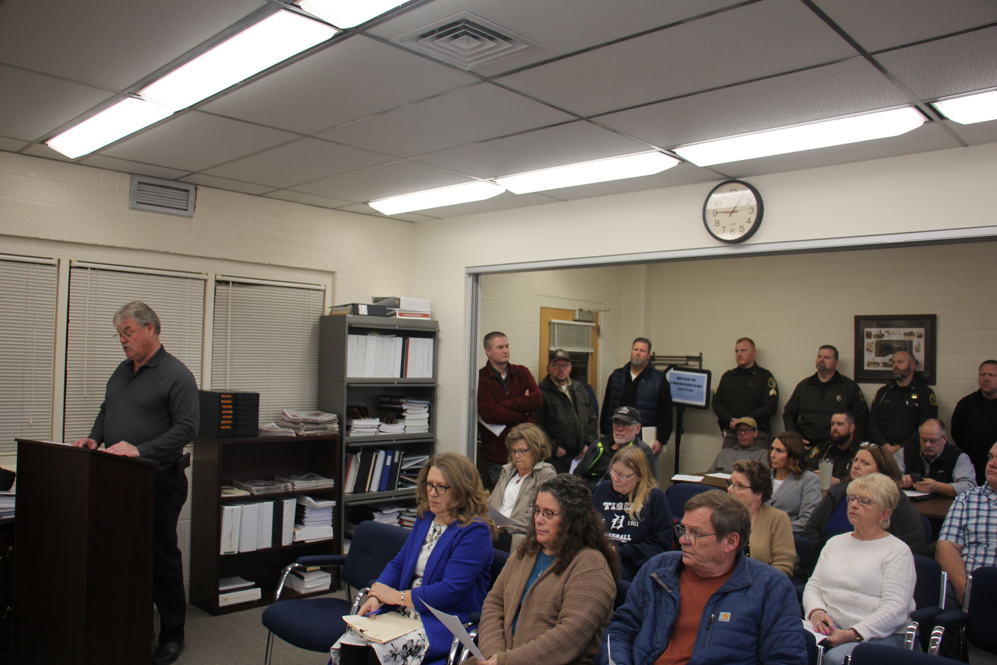 Sheriff speaks on incentives for recruitment at county meeting