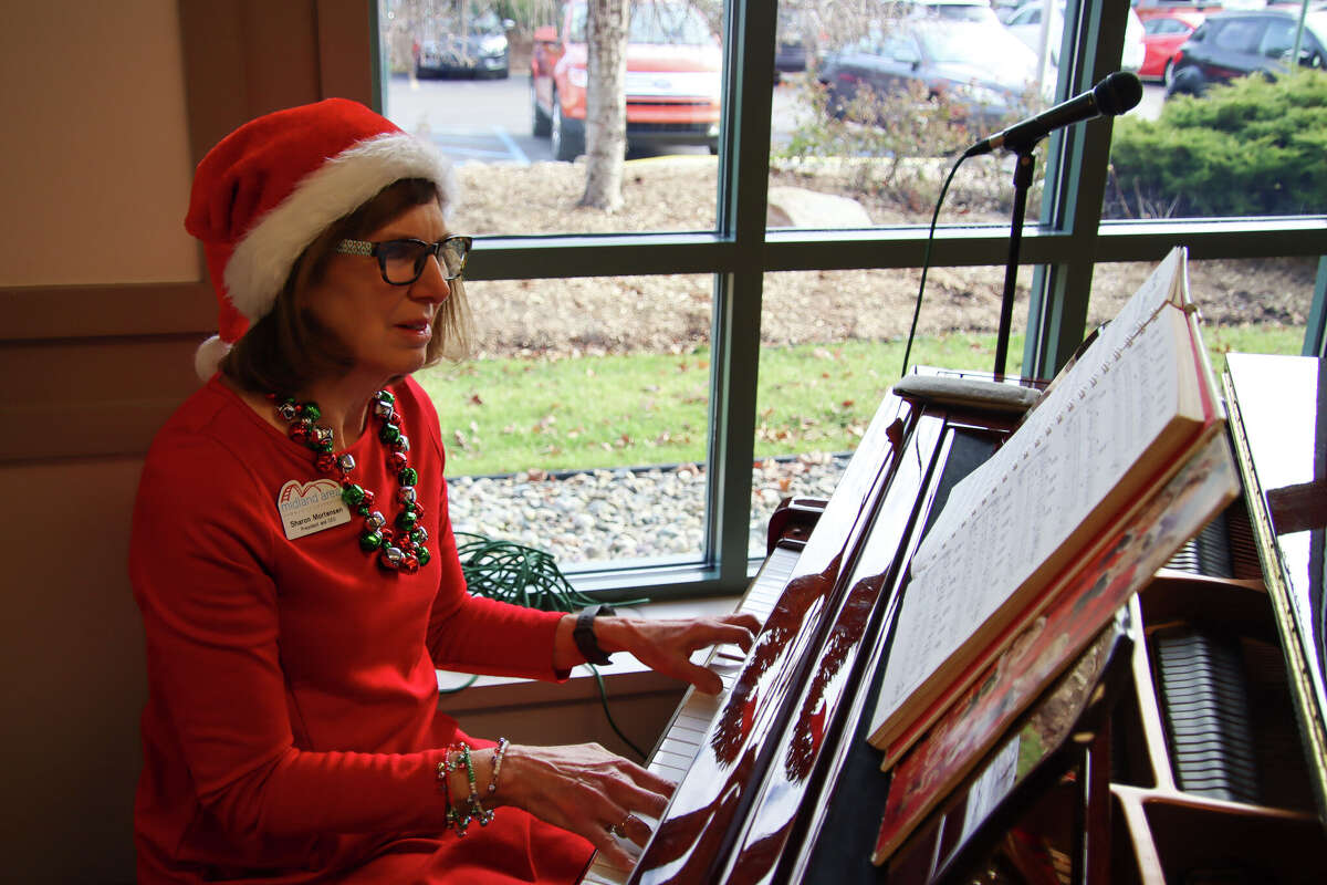 SEEN: Seniors share their Christmas memories over lunch at Senior Serv