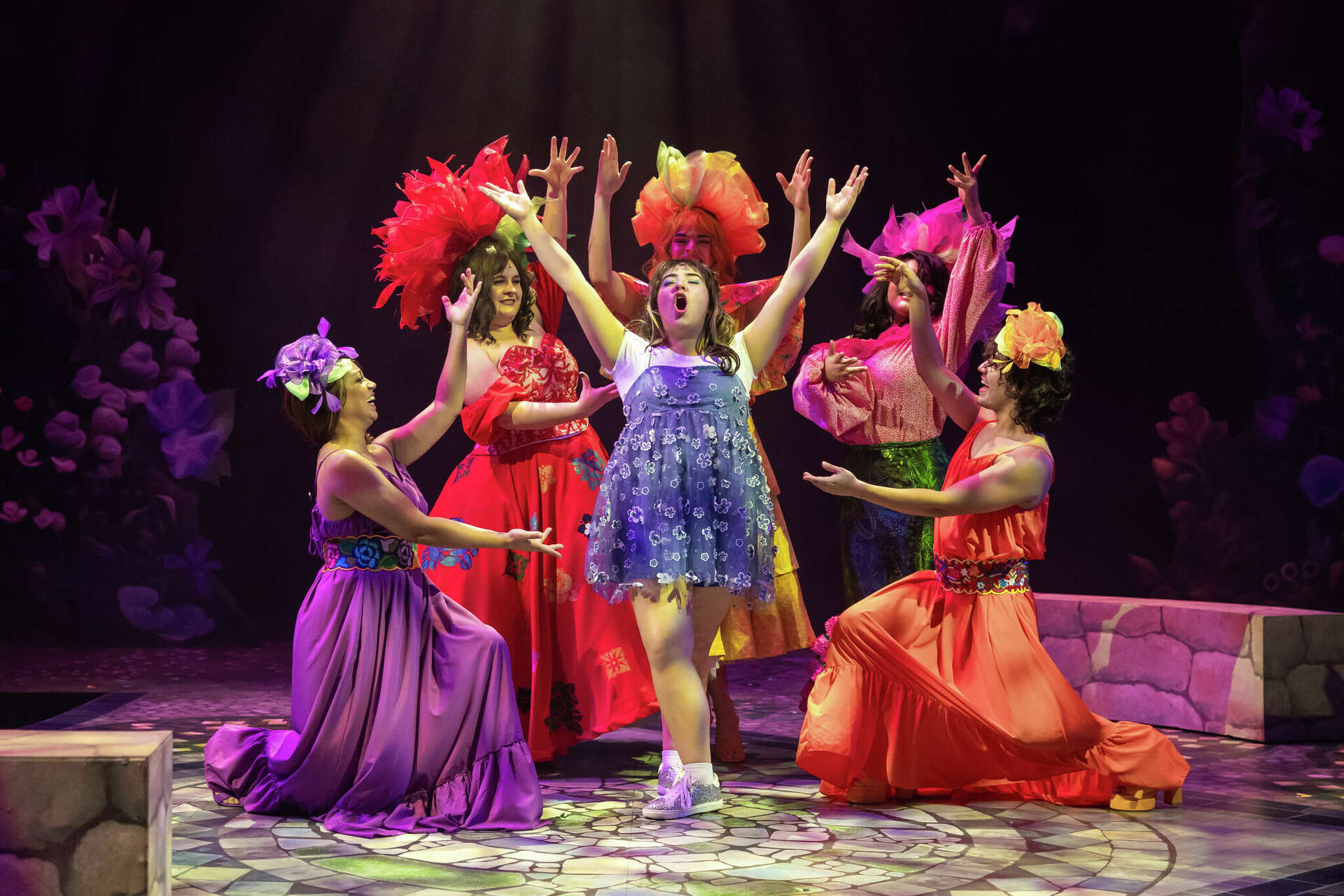 'Panto Alicia In Wonderland' at Stages rewrites fairy tale in Houston