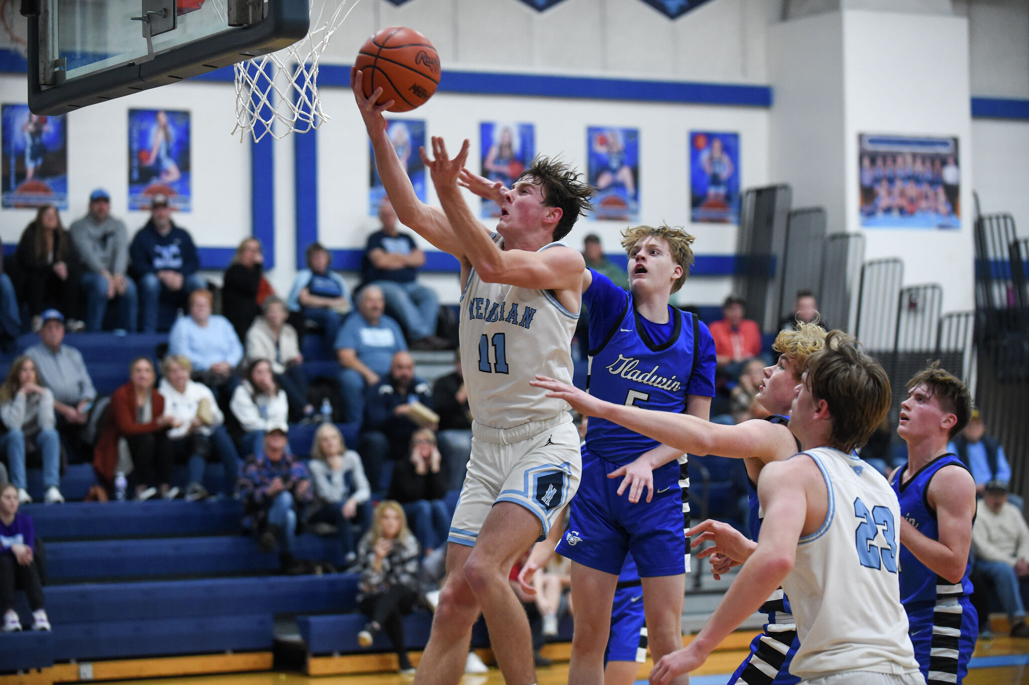 Metzger scores 32 to lead Mustangs in key win over Shepherd