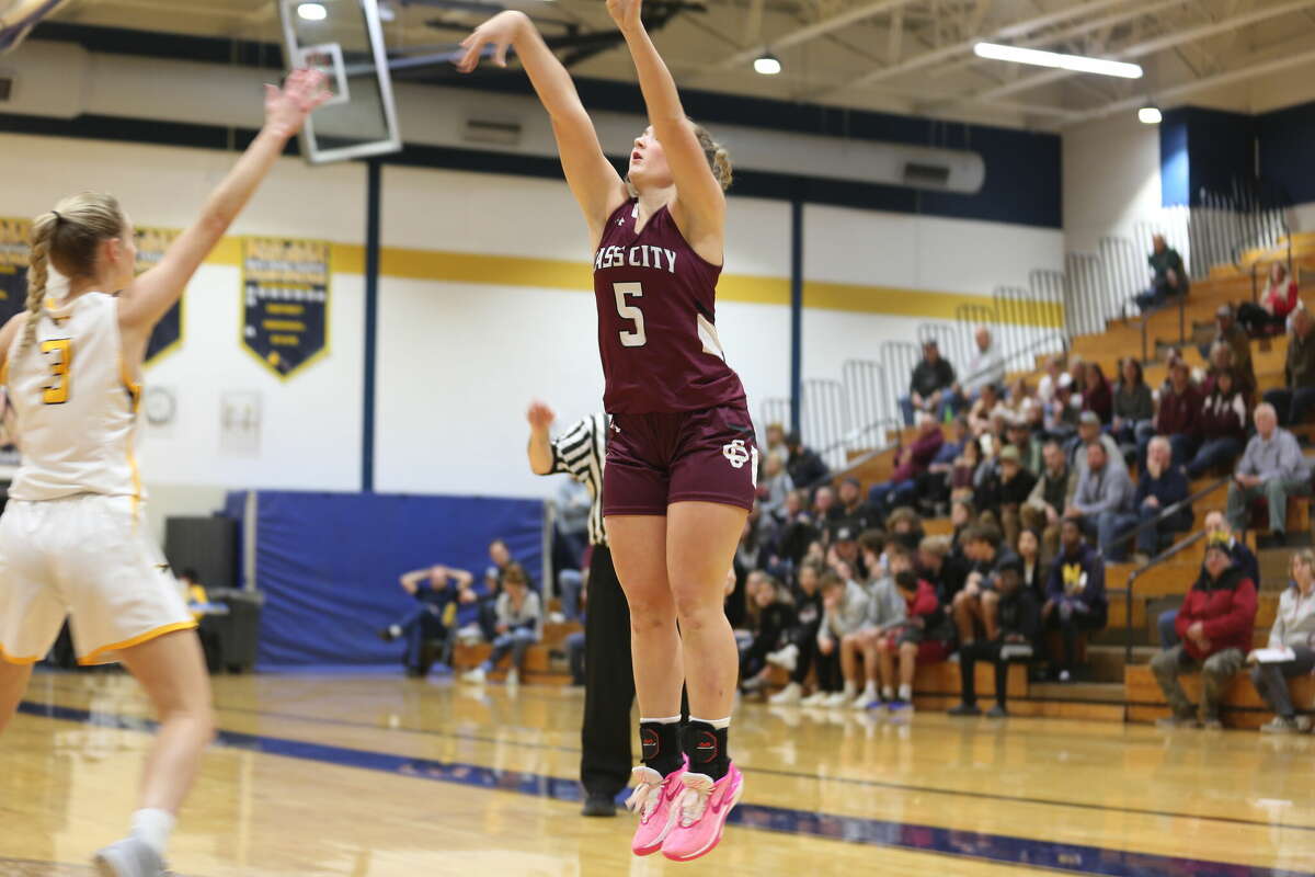 Shayler McIntyre is the Tribune's Female Athlete of the Week