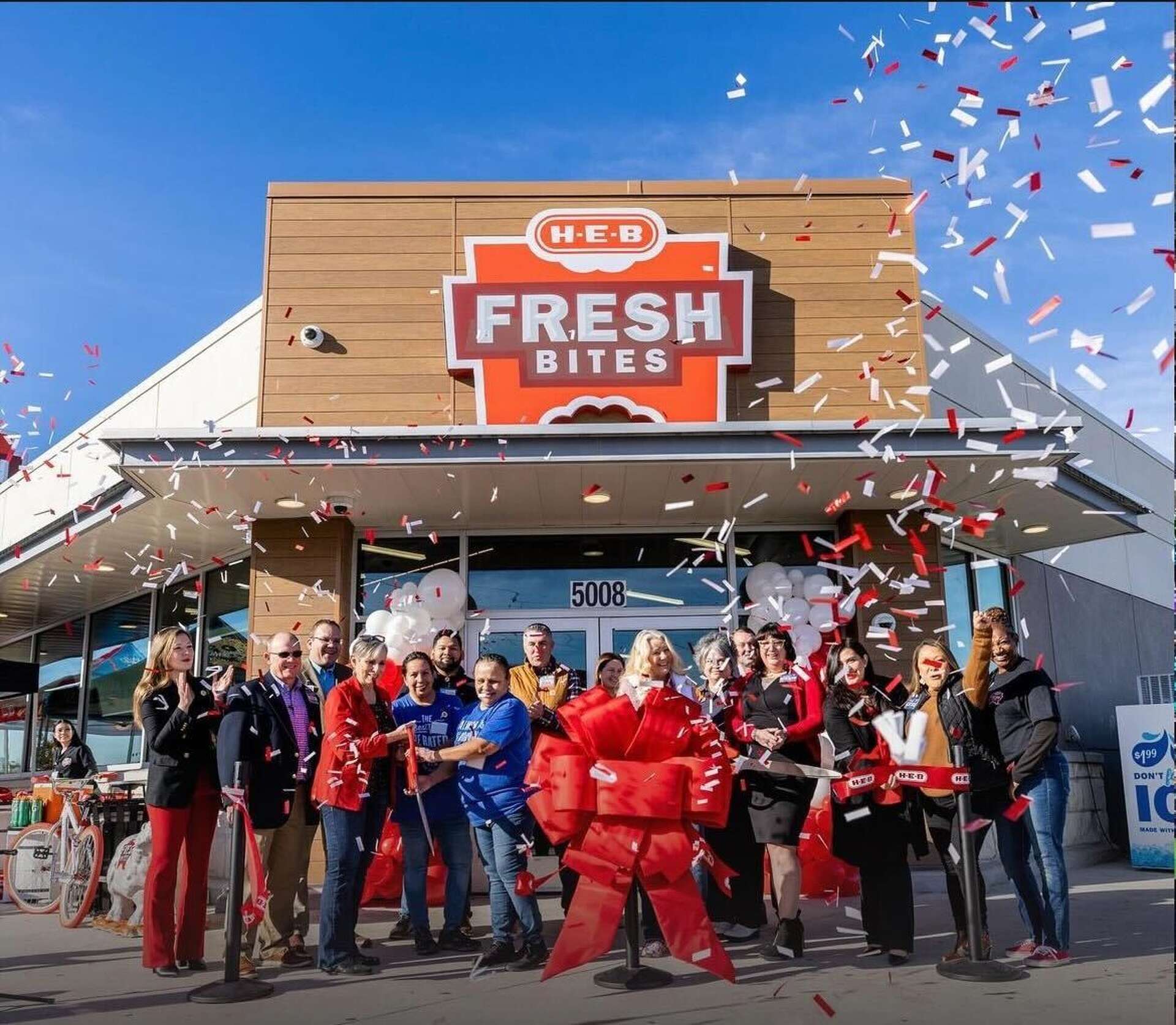 H-E-B opens third Fresh Bites store, first in Hutto