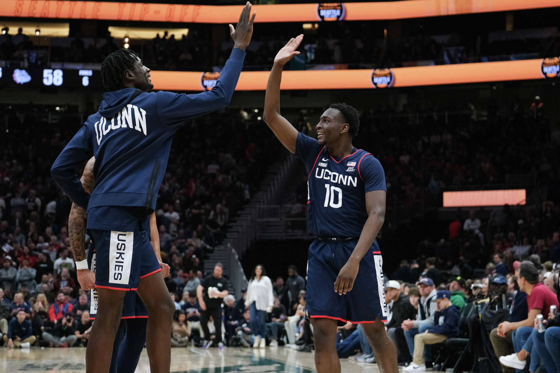 Donovan Clingan, UConn men's basketball roll over No.10 Gonzaga