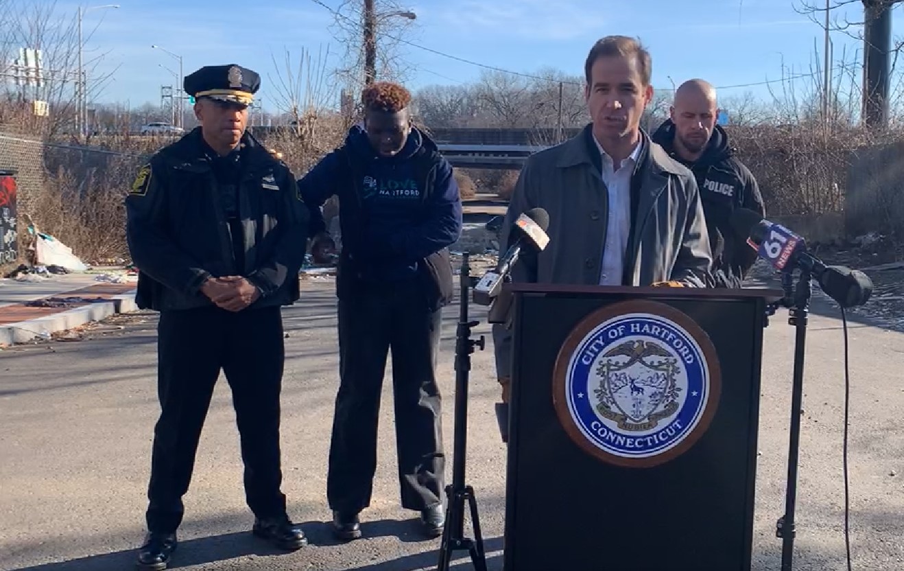 3 contractors among illegal dumping arrests in Hartford, mayor says