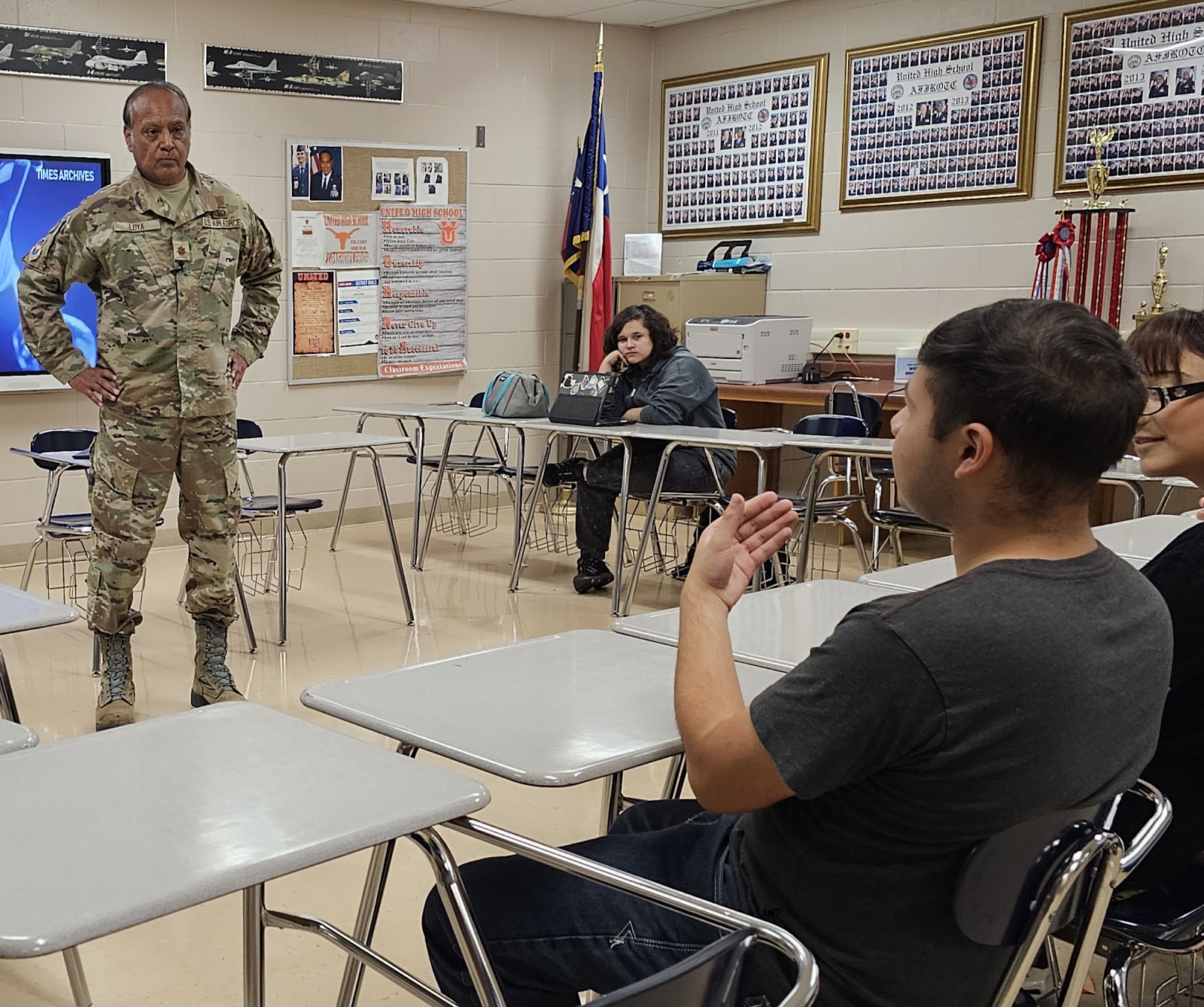 Retiring United JROTC instructor shares legacy with students