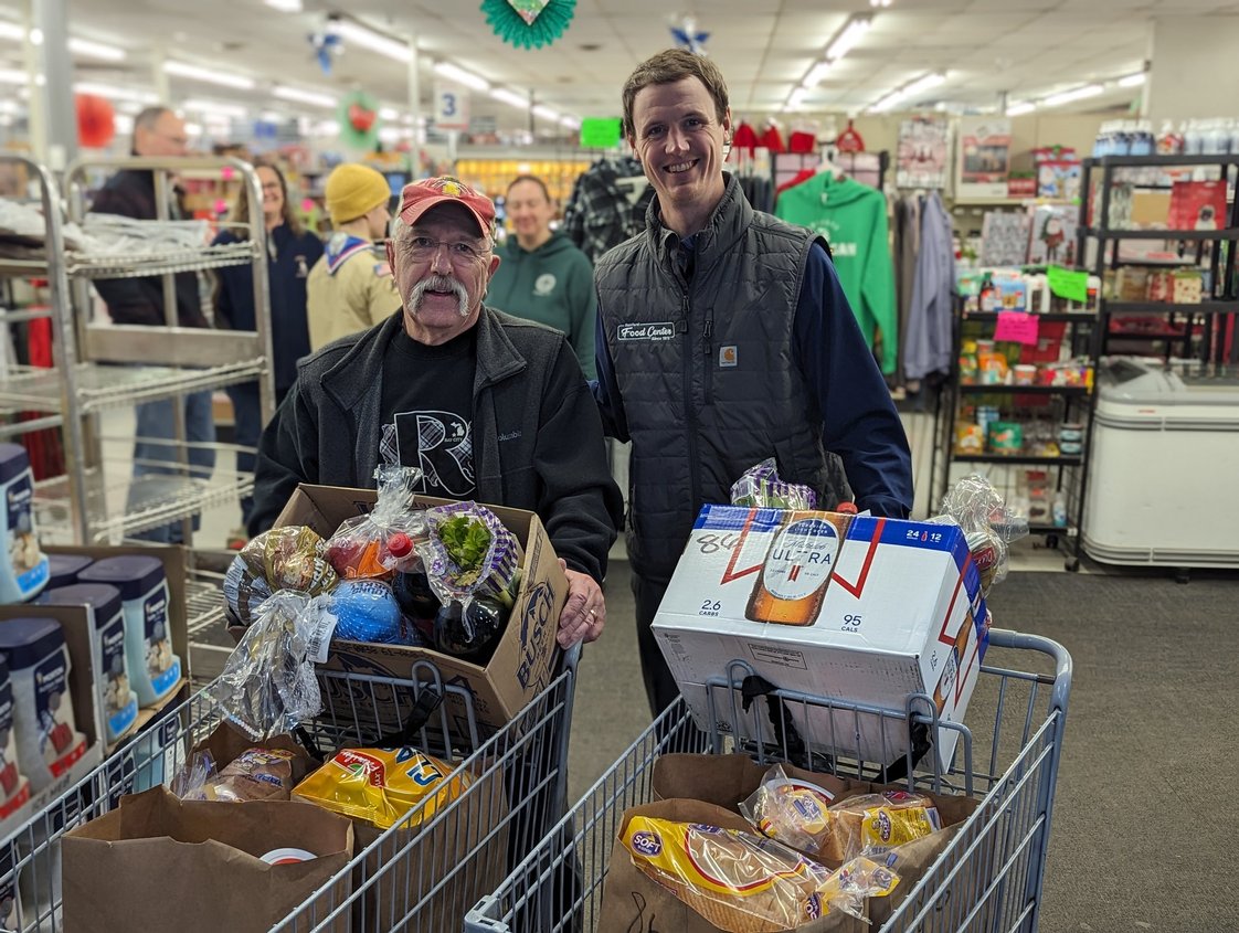 Sanford Food Center, volunteers help families have holiday feast