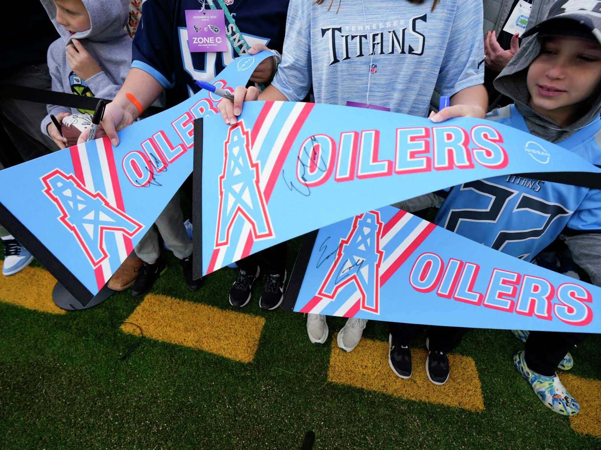 When did the Oilers leave Houston? NFL team history timeline