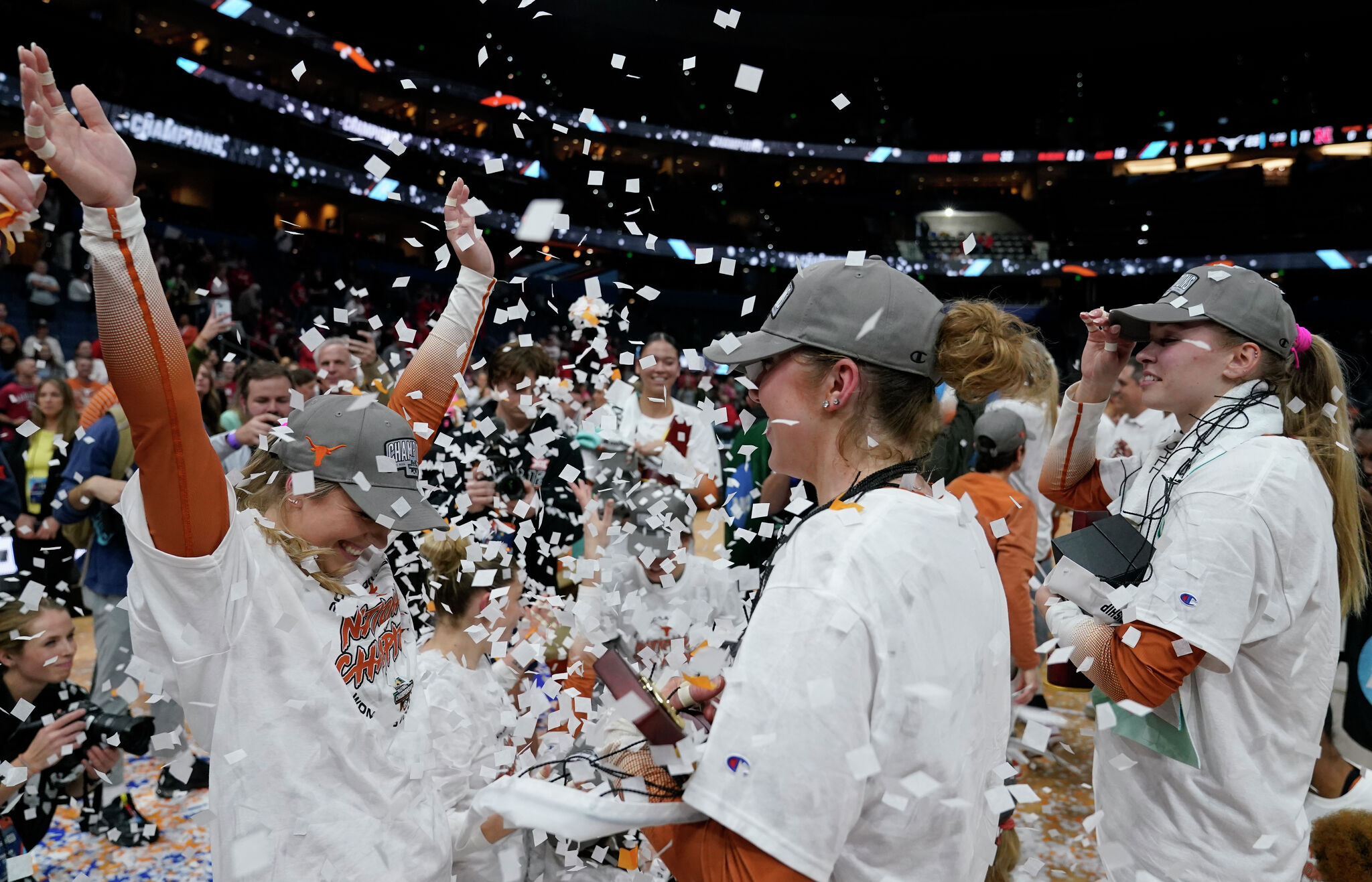 UT volleyball: Longhorns open season with shot at three-peat