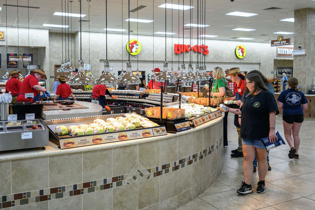 Buc-ee's Valentine's Day tumbler sells out almost immediately