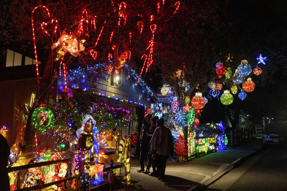 Where to see the best Bay Area holiday lights