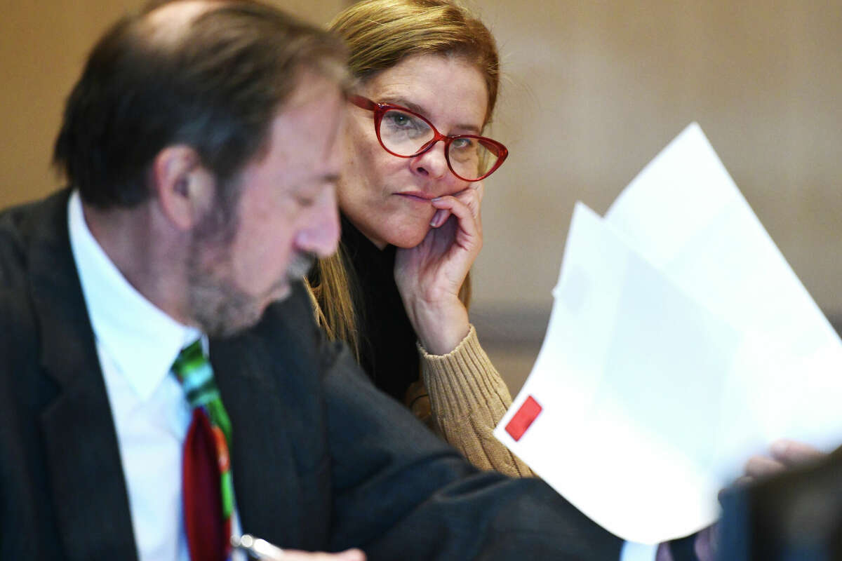 Police tactics used in Jennifer Dulos case under scrutiny