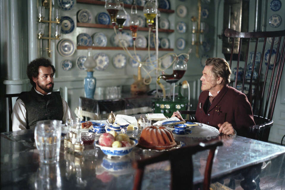 8 reasons to see 'Poor Things' before you sit down for holiday dinner