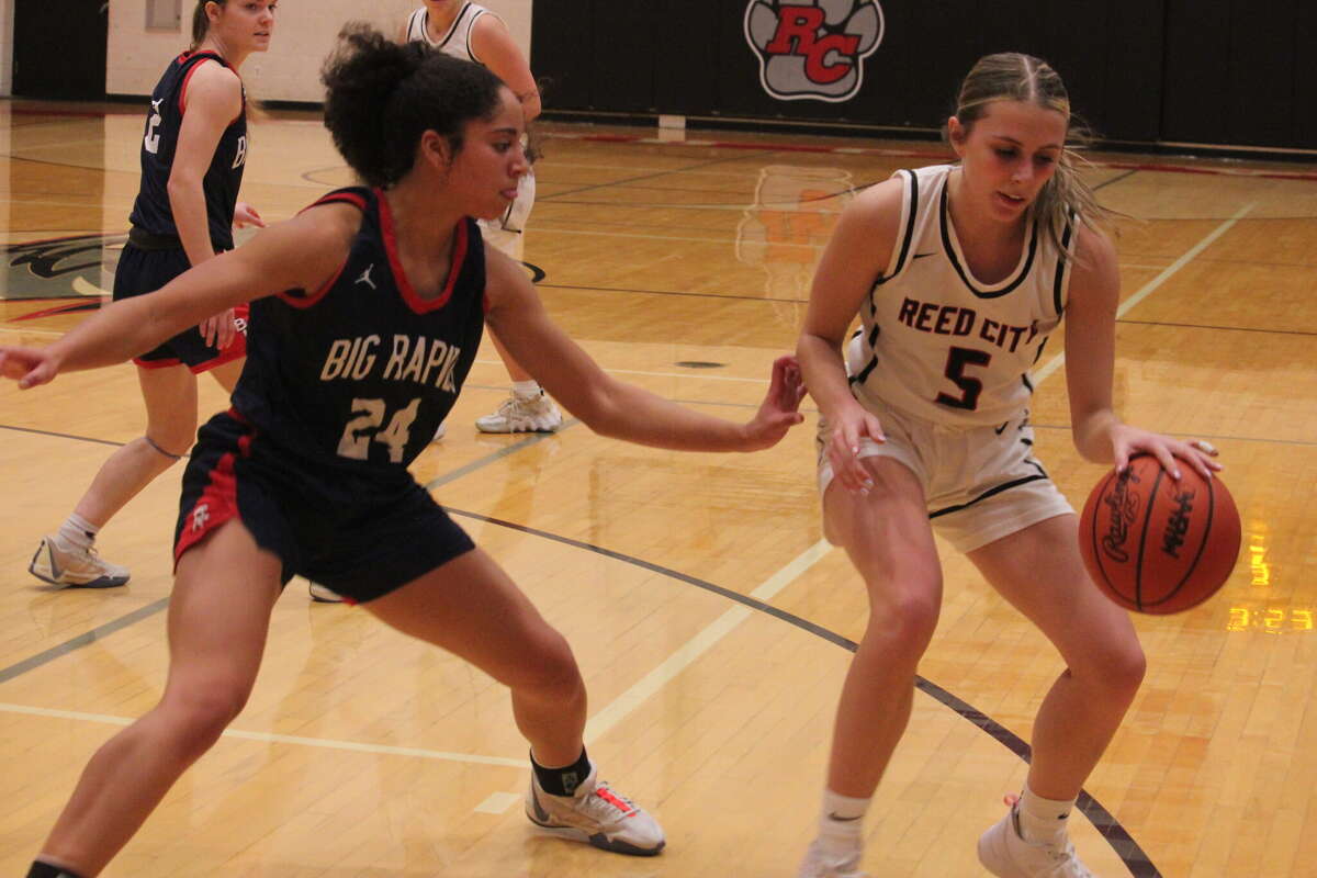 Warren playing major role for basketball Cardinals