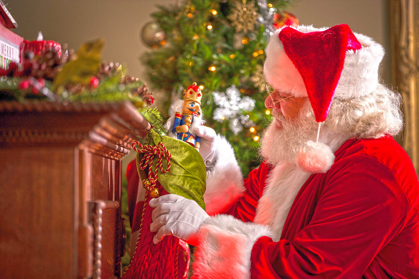 200 years later, ''Twas the Night Before Christmas' endures