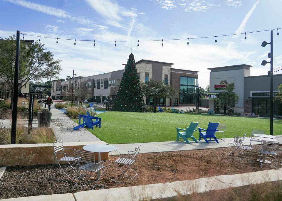 New restaurants, retail and 400-acre park drive growth in Woodforest