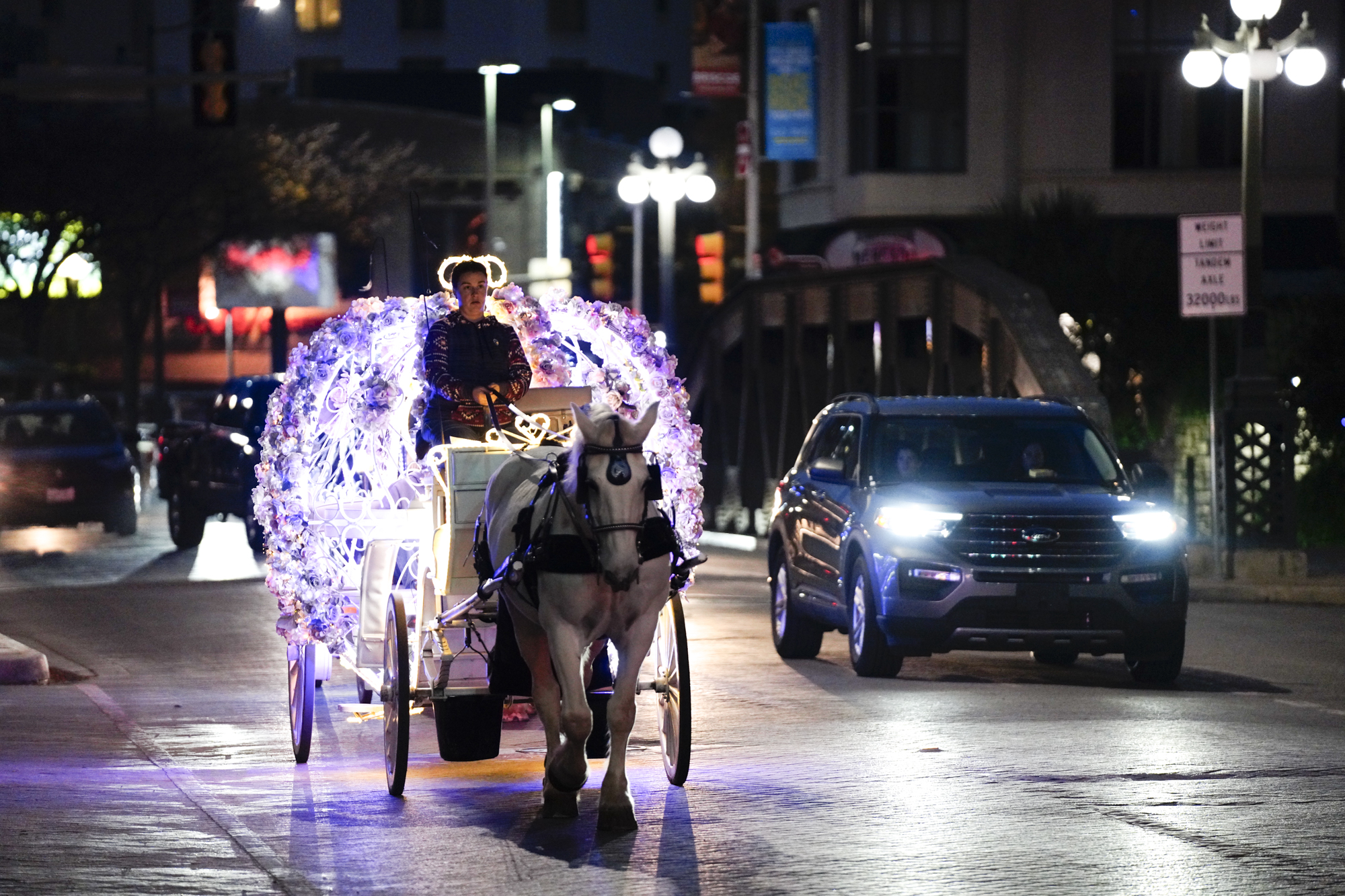 Readers debate the future of horse-drawn carriages in San Antonio.