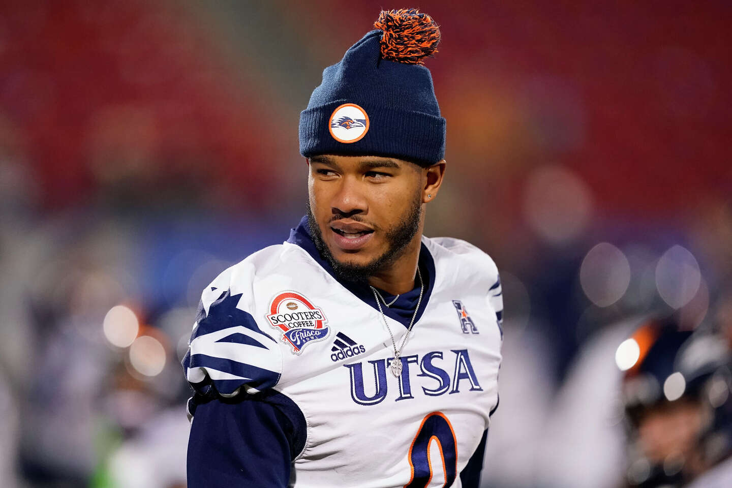 UTSA gets first bowl victory behind new QB Owen McCown