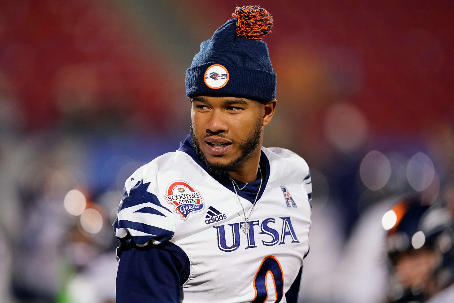 UTSA gets first bowl victory behind new QB Owen McCown