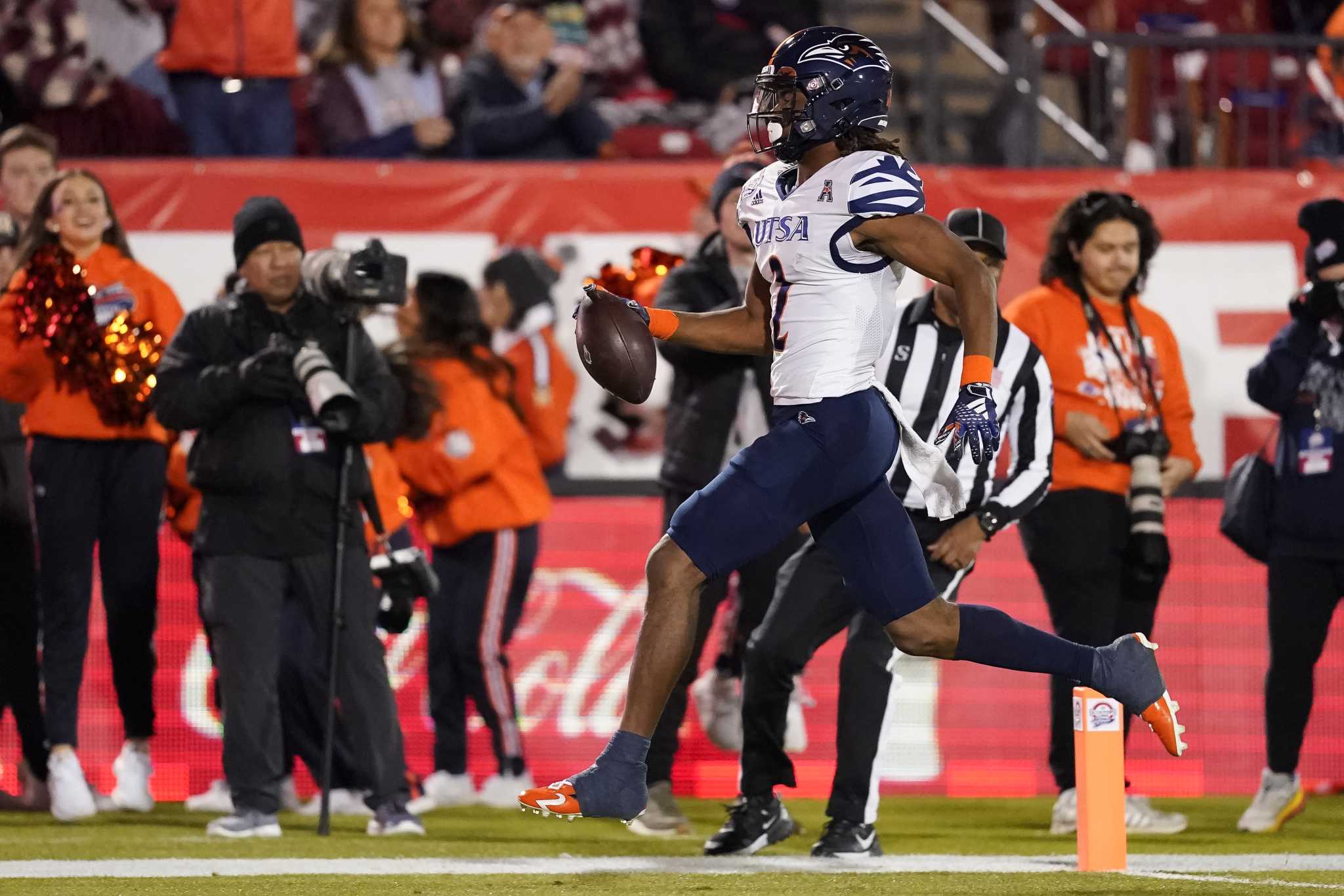 UTSA's Joshua Cephus finishes with MVP, new record in Frisco Bowl