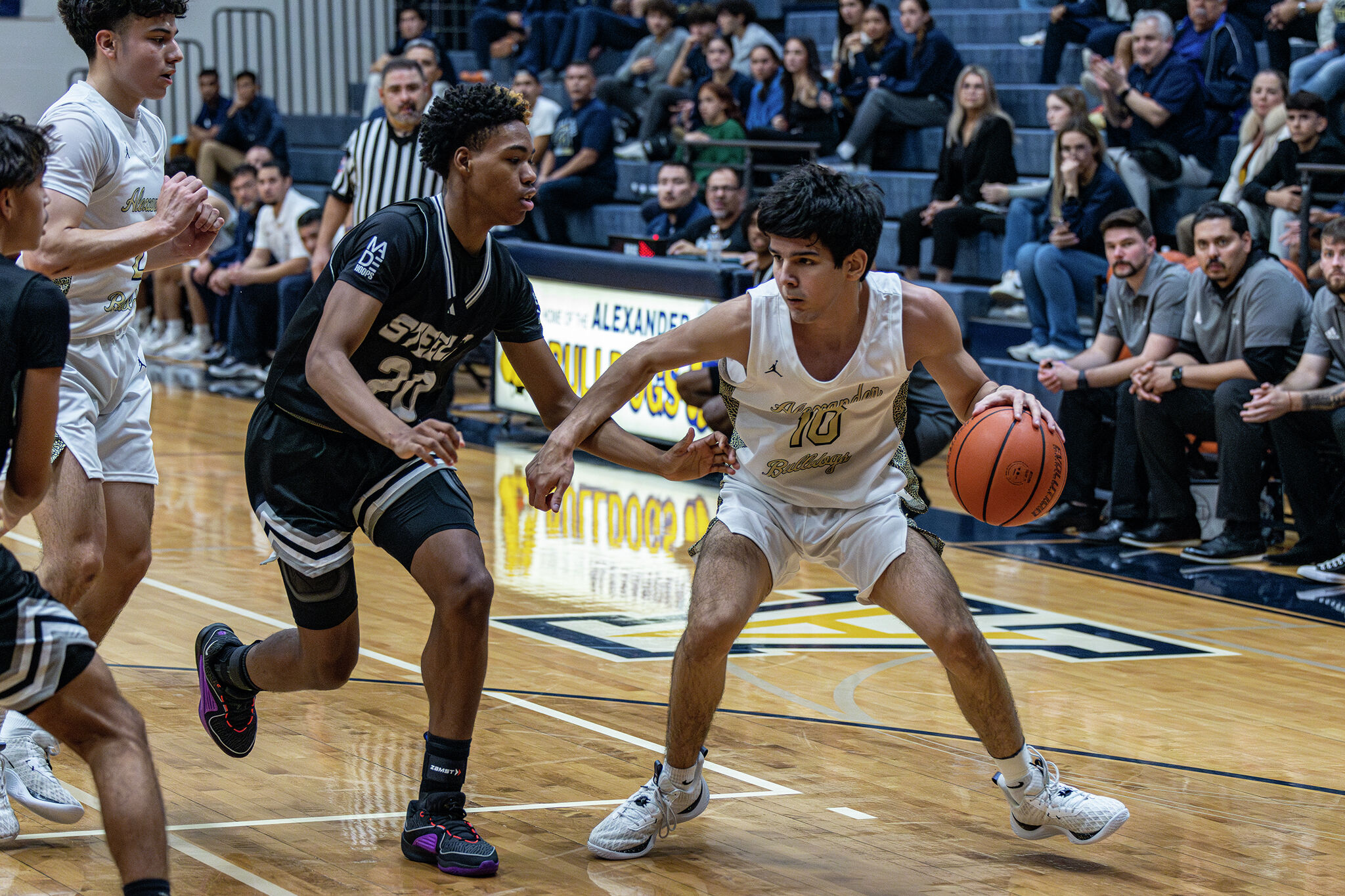 Munguia looks to lead Alexander to district title