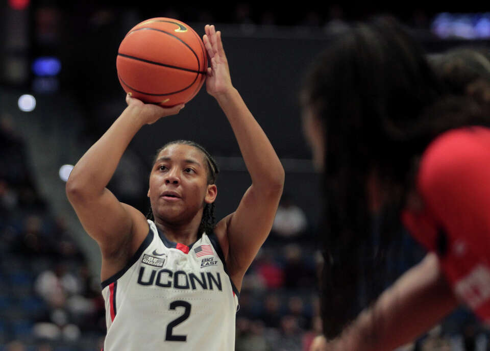 How freshman KK Arnold has adapted to UConn women's basketball