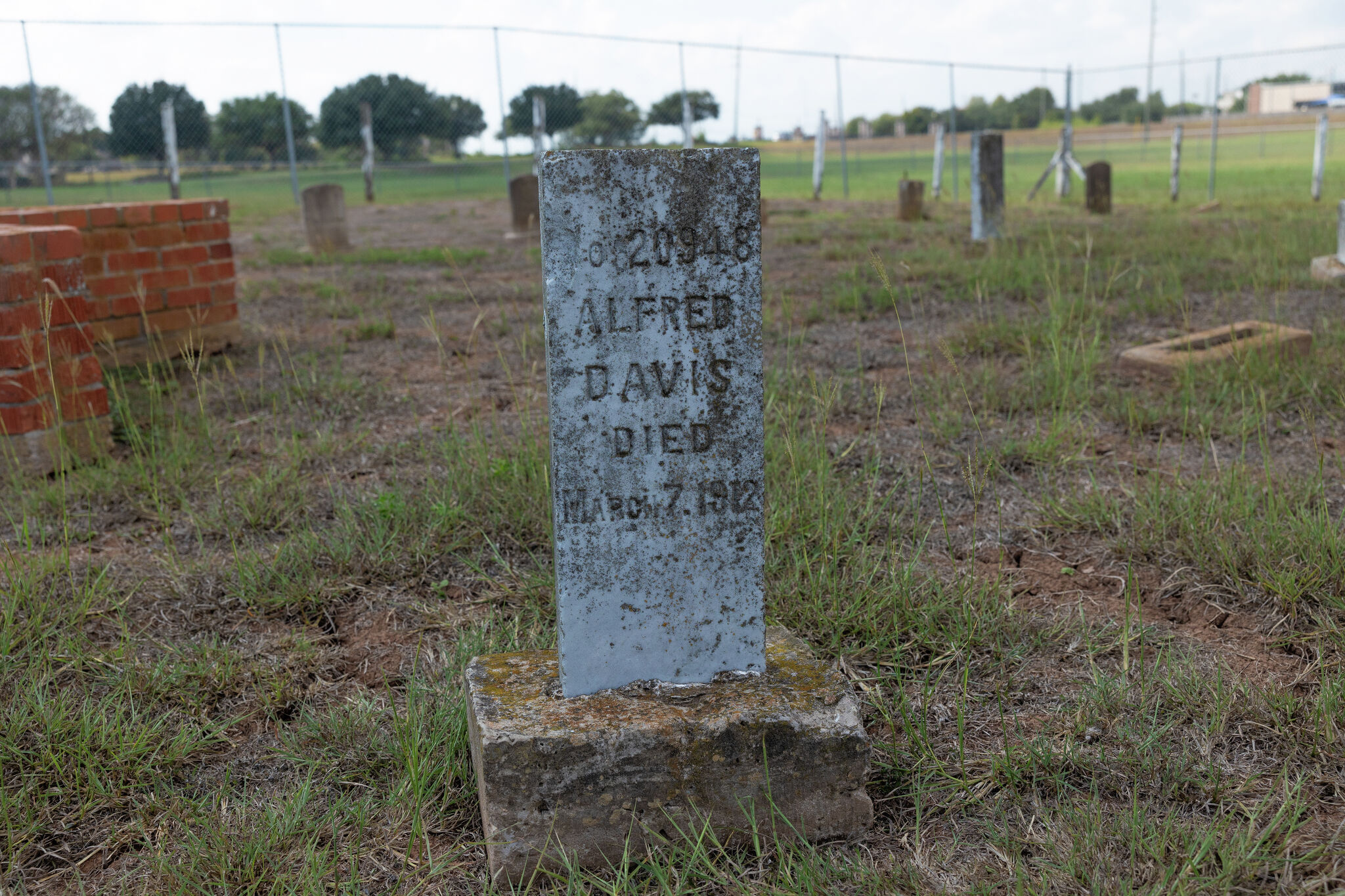 Sugar Land restores prisoner graves at the Old Imperial Farm Cemetery