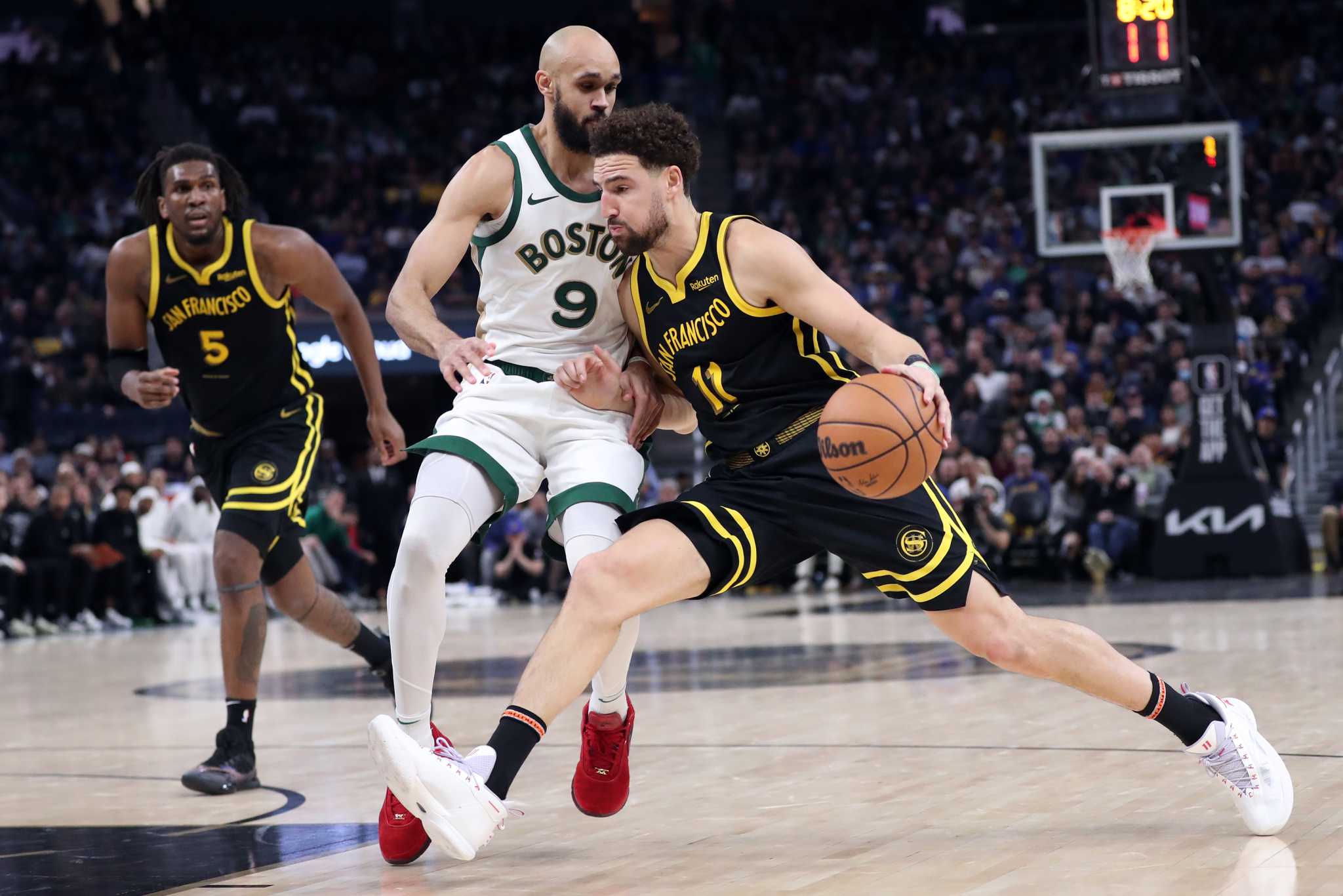 Warriors’ Klay Thompson stops hoisting crazy shots, finds his groove