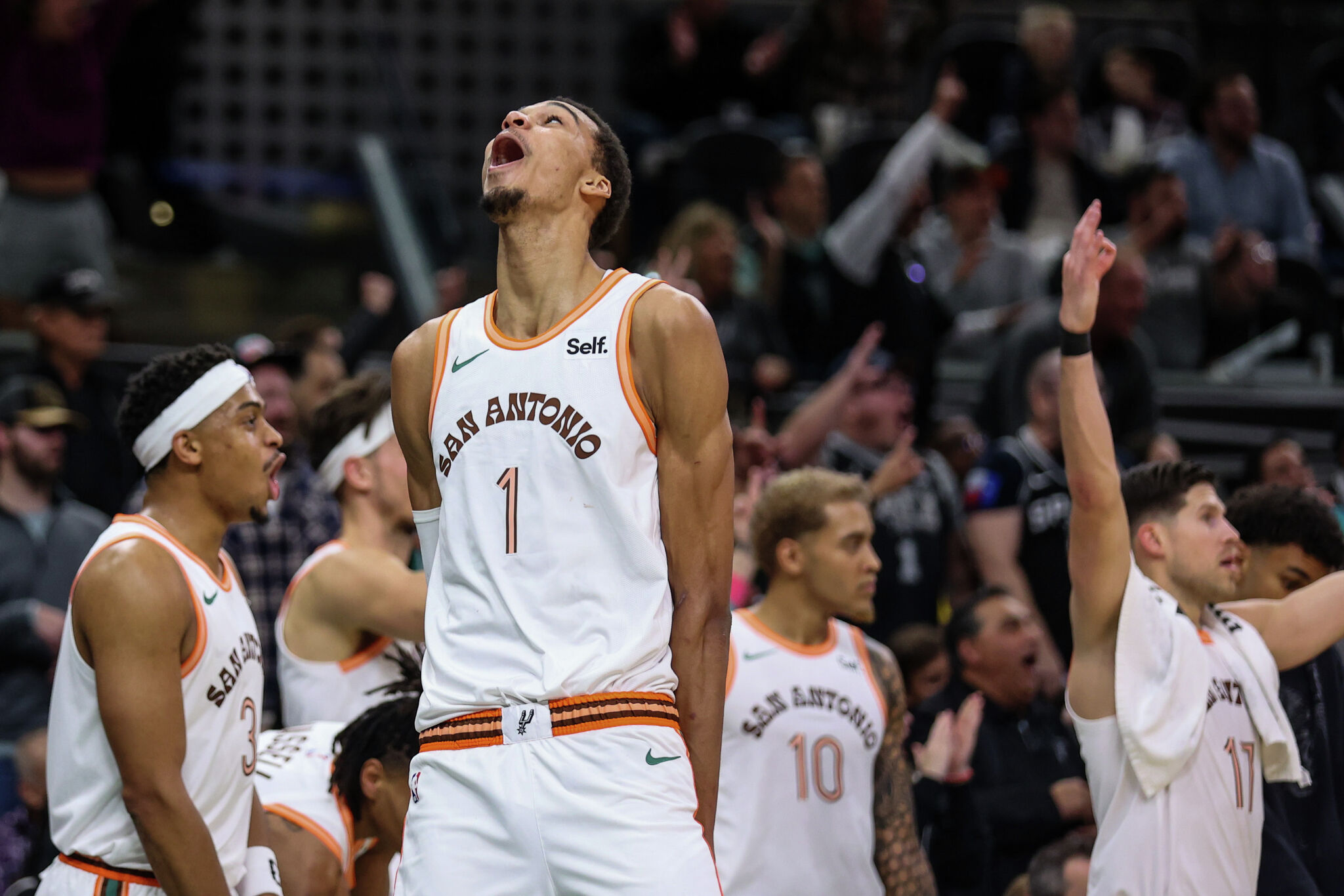 ‘Red’ McCombs family rejoins San Antonio Spurs ownership group