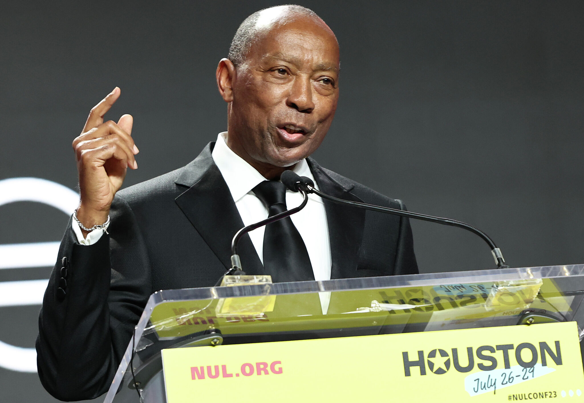 Houston mayor's last City Council meeting ends in feud