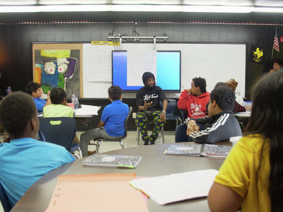 Houston program makes rap lyrics education for kids