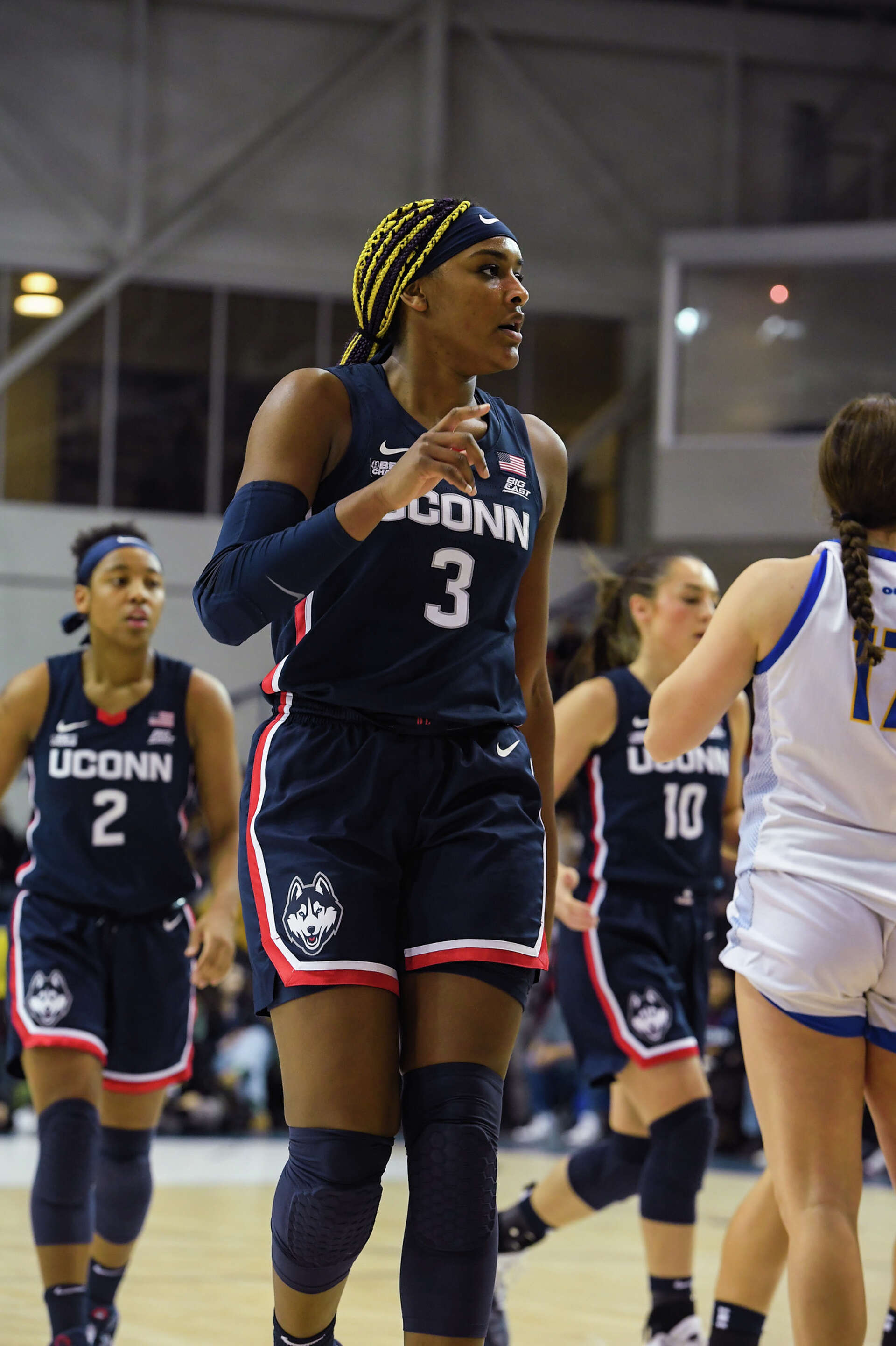 UConn women's basketball rolls to win at Aaliyah Edwards' homecoming