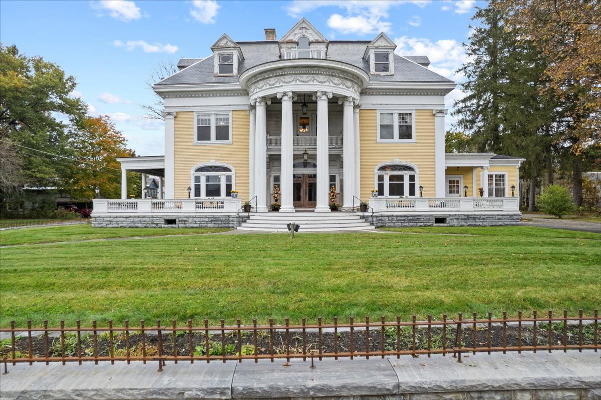 Rice Mansion Inn, carriage house in Cambridge for sale under $1million