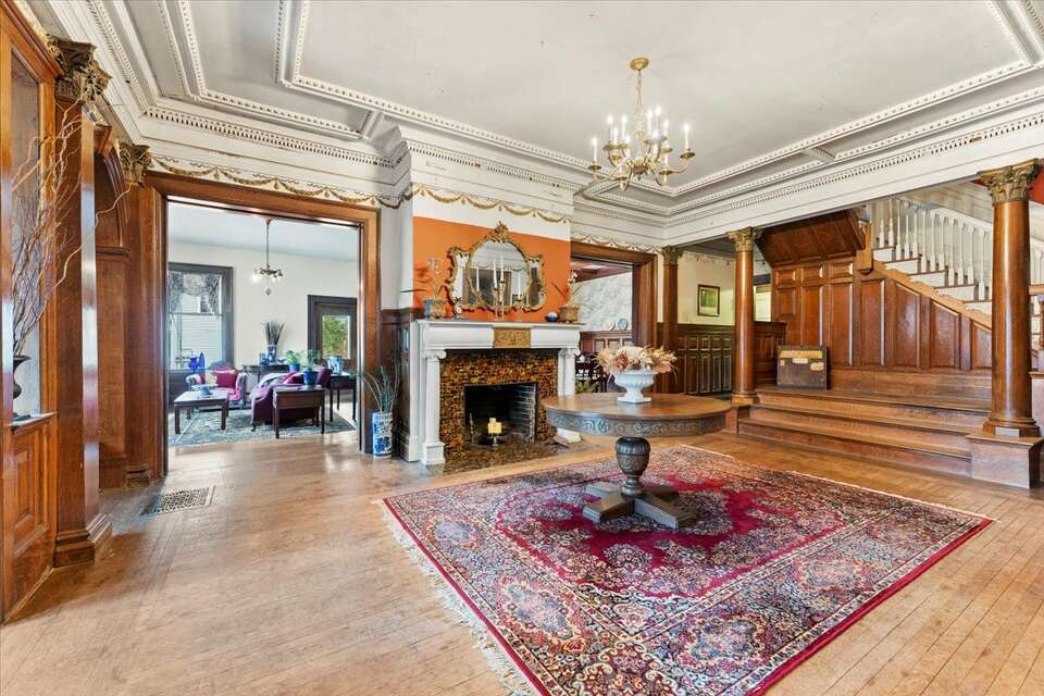 Rice Mansion Inn, carriage house in Cambridge for sale under $1million