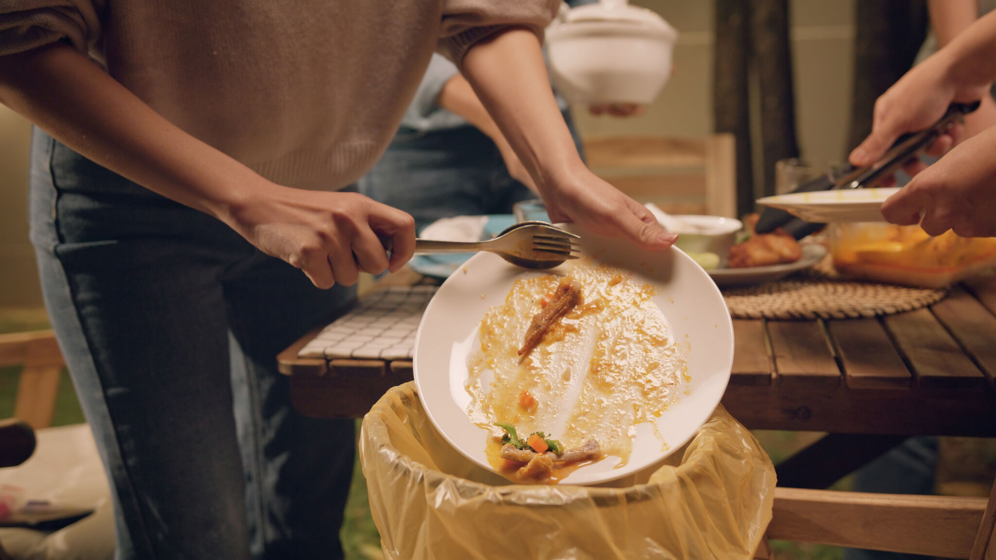 Mindful practices for an eco-friendly holiday celebration