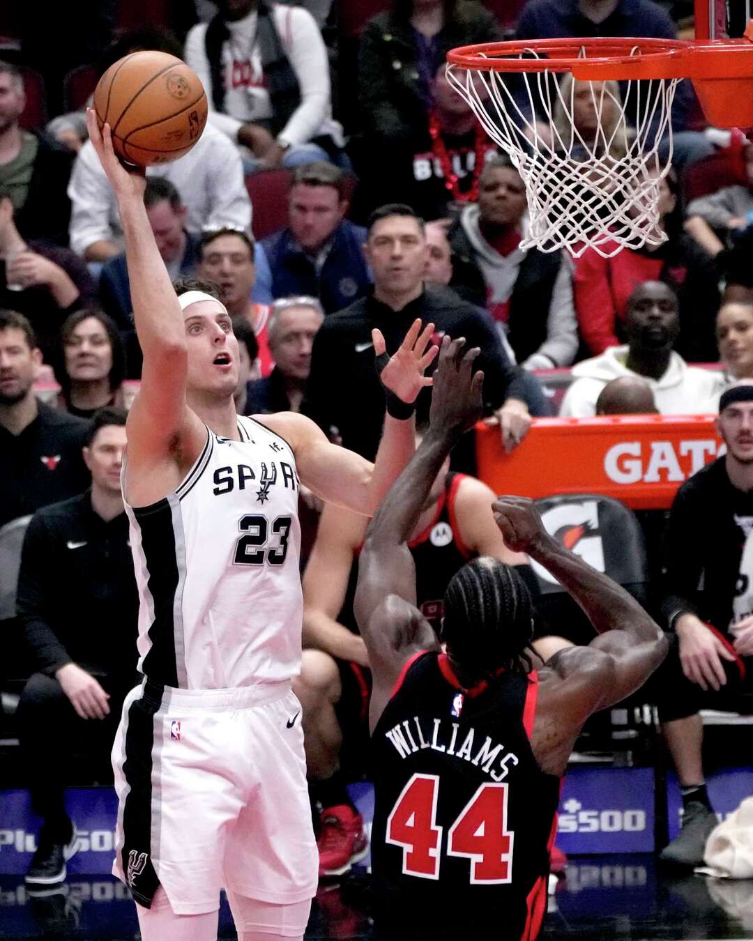 Spurs' Zach Collins aims to end disappointing season on upswing