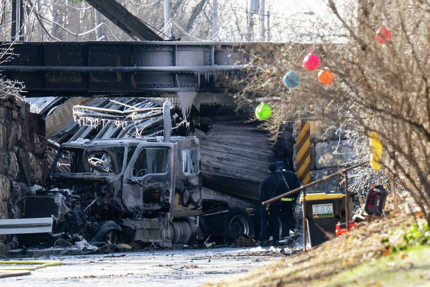 Neighbors recount explosion at Maple Avenue bridge in Glenville