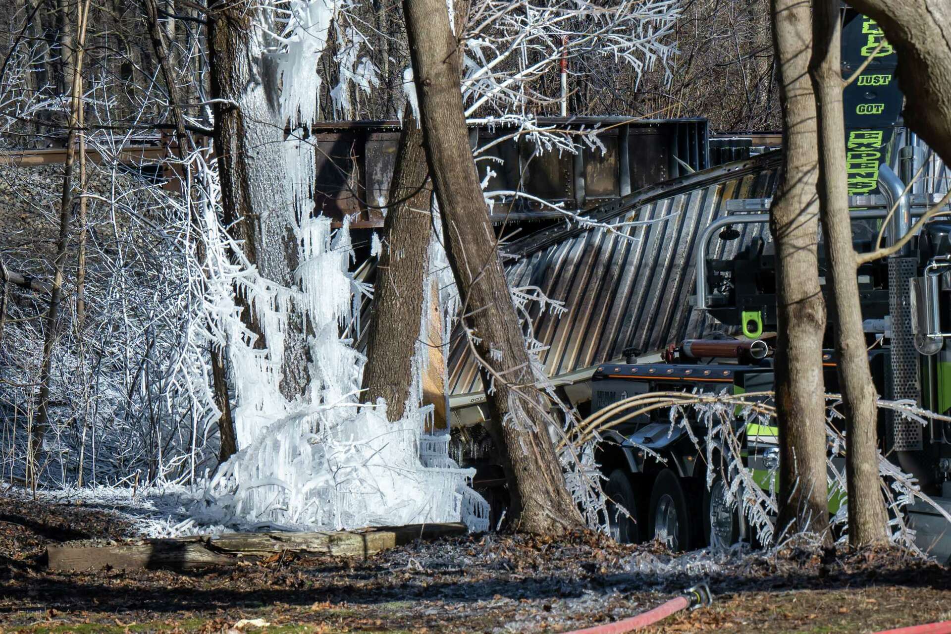 Neighbors recount explosion at Maple Avenue bridge in Glenville