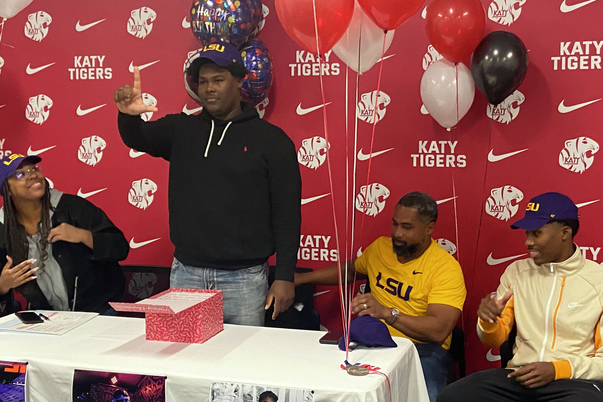 LSU football: Katy OL Coen Echols signs with Tigers over A&M, Auburn