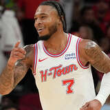 After being at death's door, Houston basketball legend Dwight Jones ...