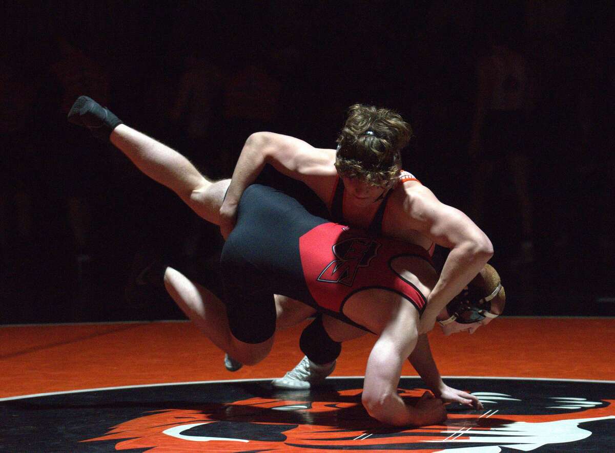 Edwardsville wrestling drops two in Missouri