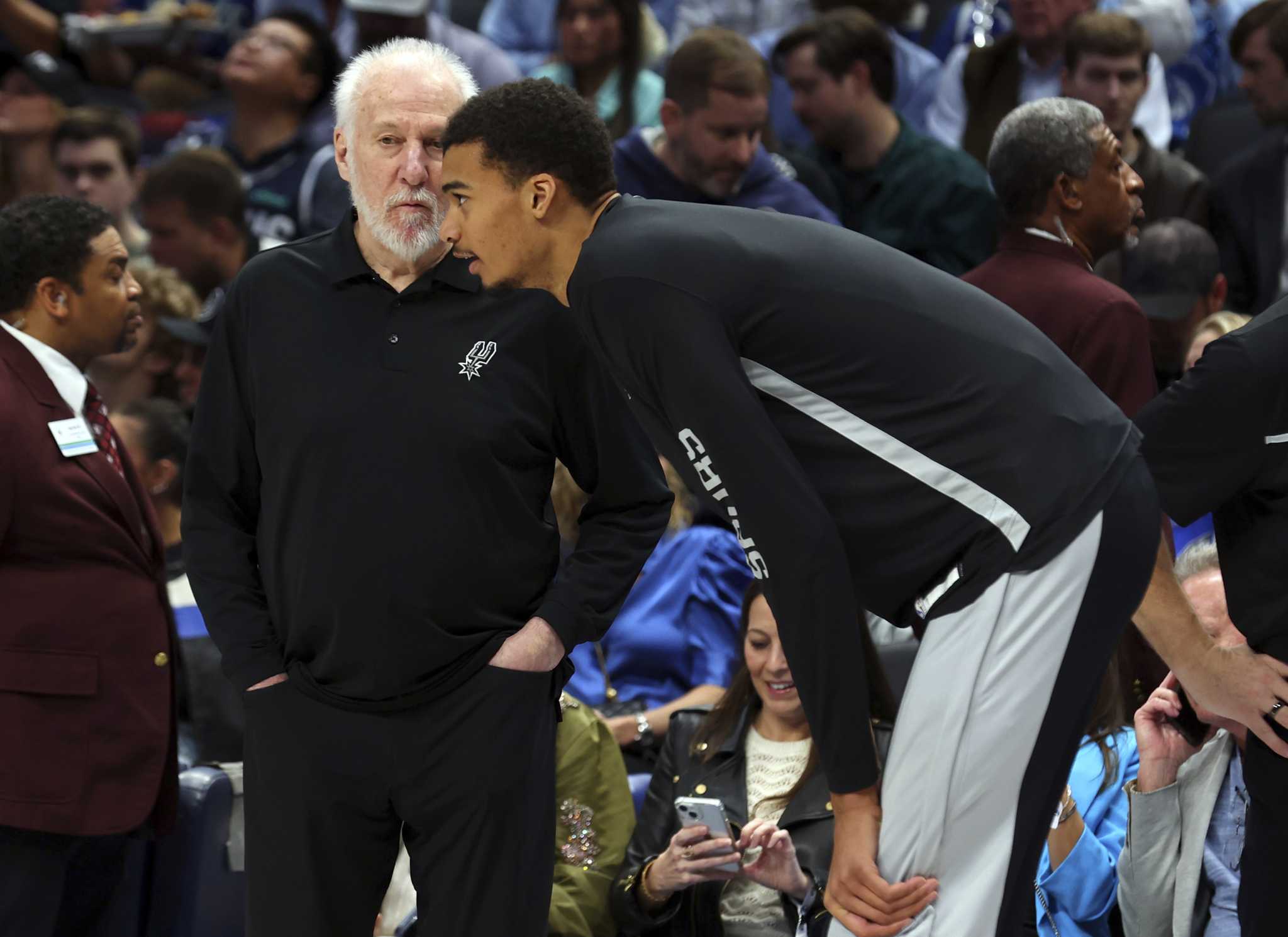 Spurs have scary time in Dallas with Wembanyama's freak injury