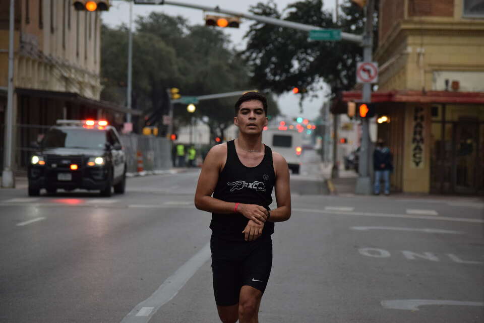 PHOTOS: Laredo competes, donates toys at the Run Santa Run 5K