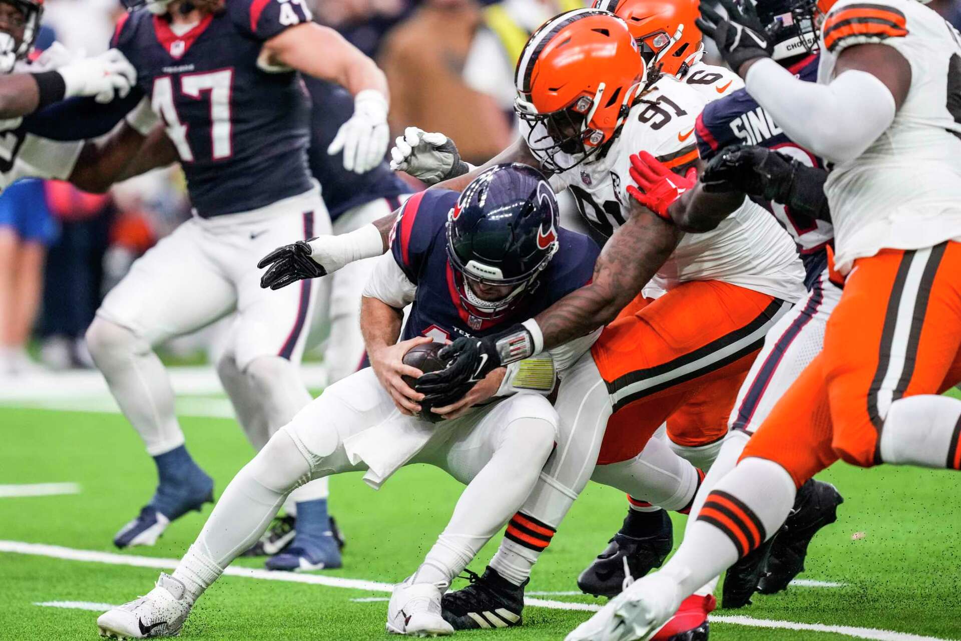 Houston Texans lose three key defenders in first quarter vs. Browns