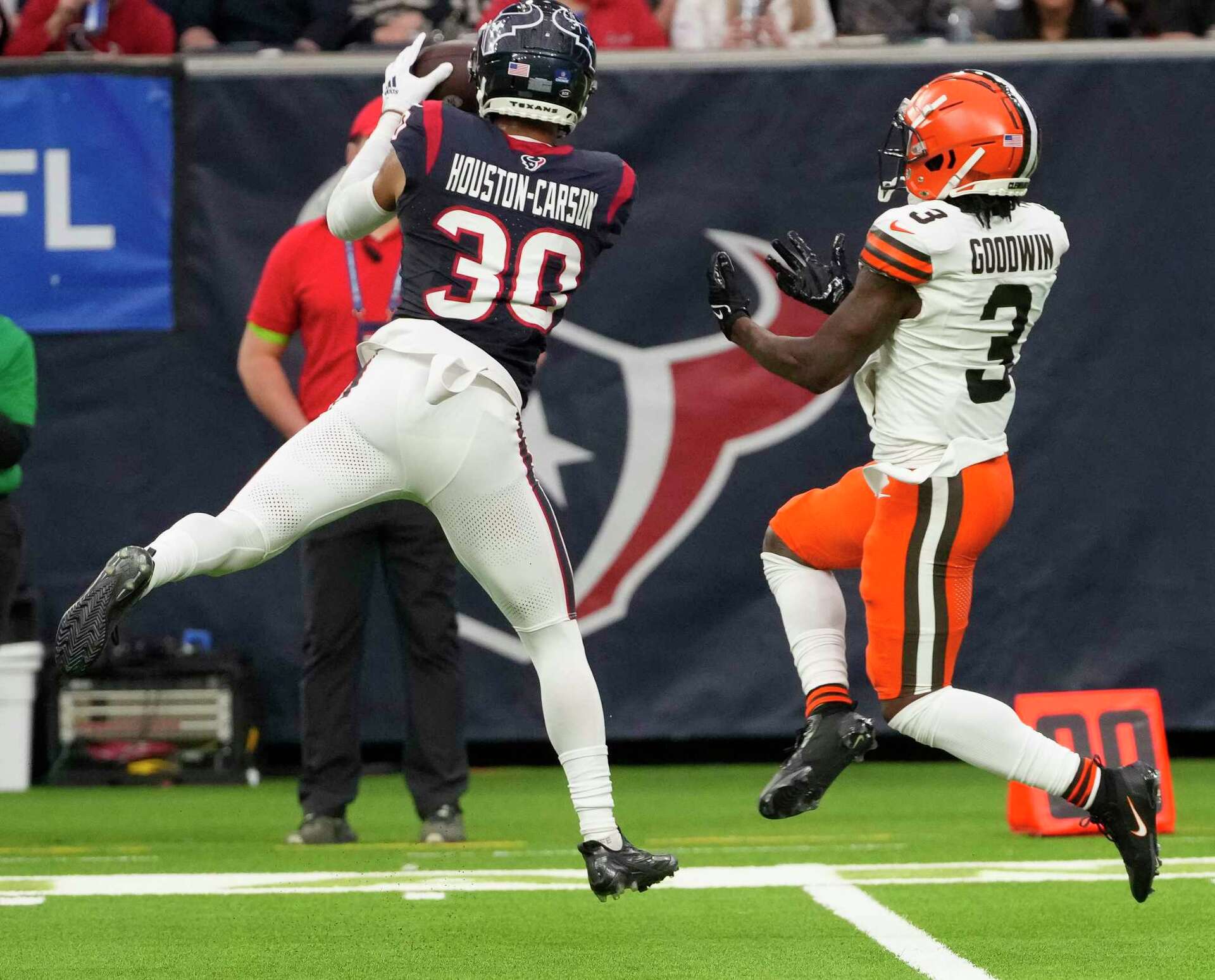 Houston Texans lose three key defenders in first quarter vs. Browns
