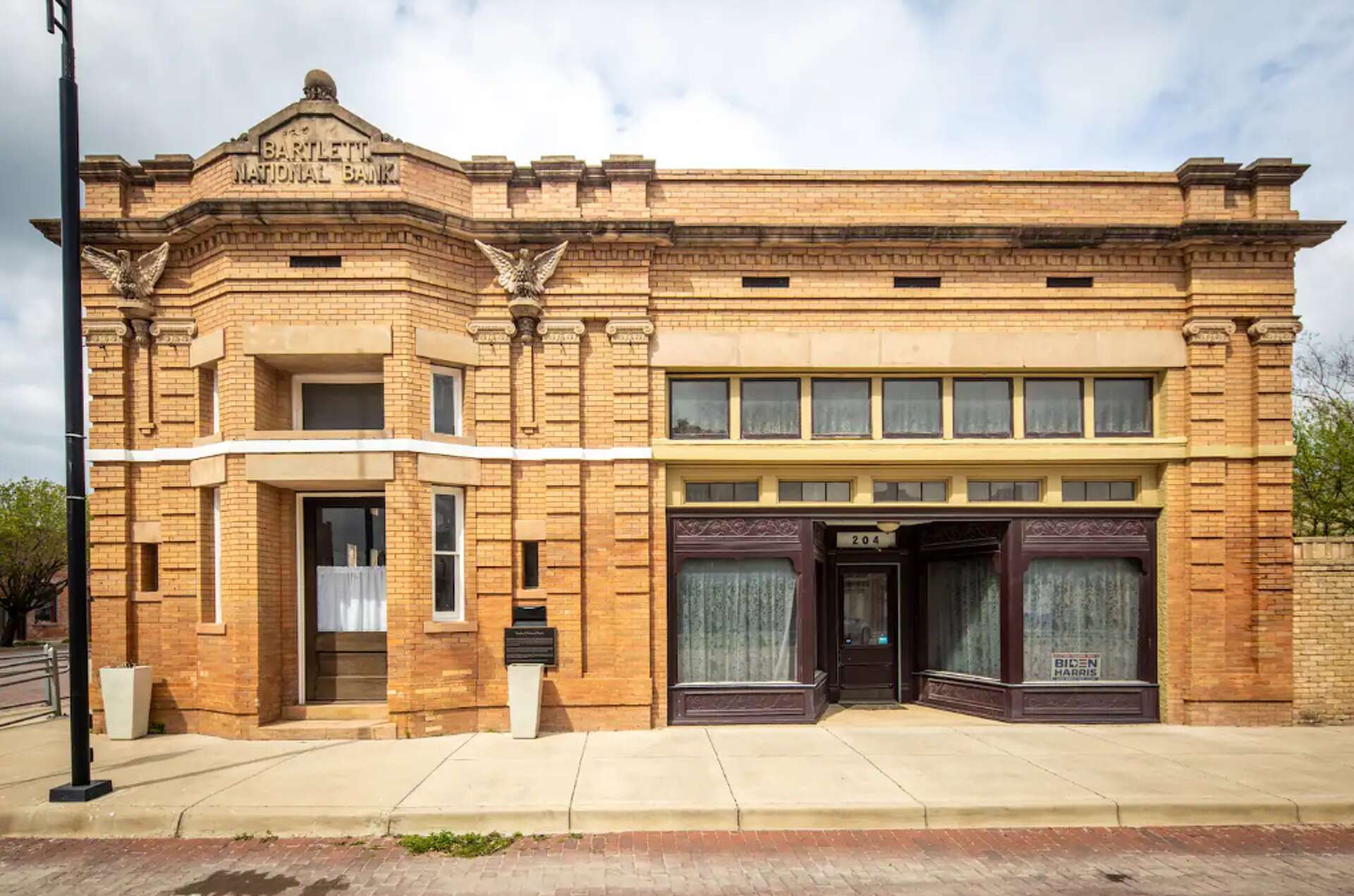 Airbnb: Rent 119-year-old bank-turned-home near Georgetown