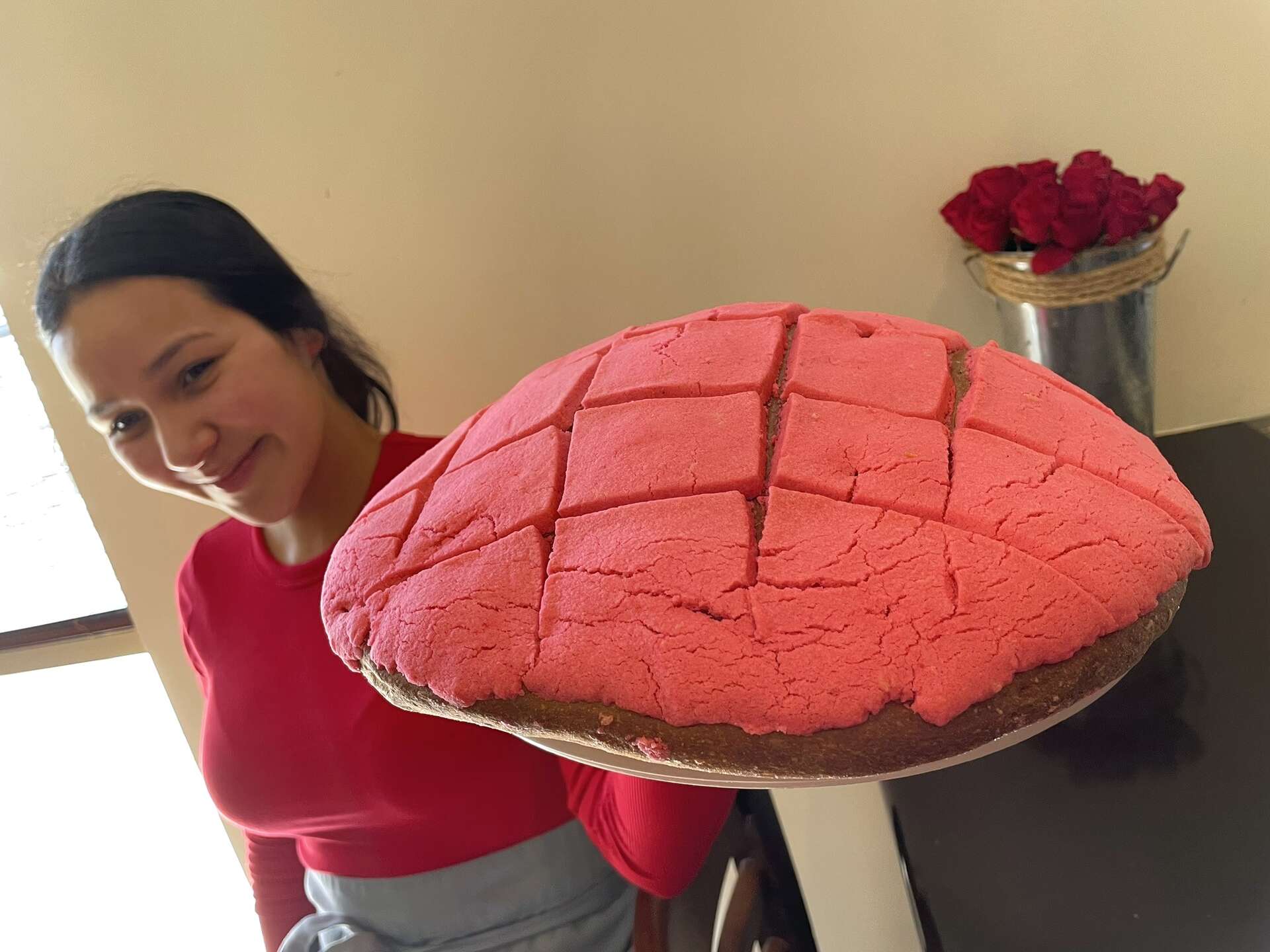 Giant concha getting lots of love at San Antonio restaurant