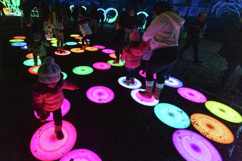 This Oakland 'Glowfari' lights up the longest nights of the year